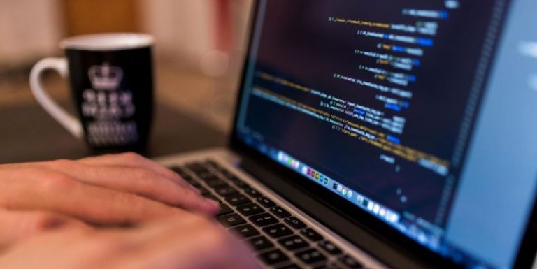 How to format a computer in 10 steps - R Marketing Digital